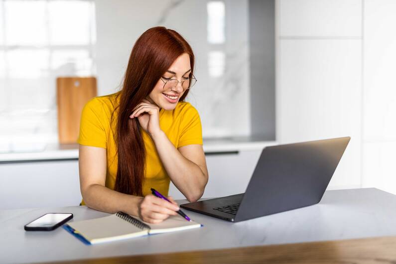 ¿Es posible combinar un empleo u otra formación con un Bootcamp? ¿Es posible combinar un empleo u otra formación con un Bootcamp?